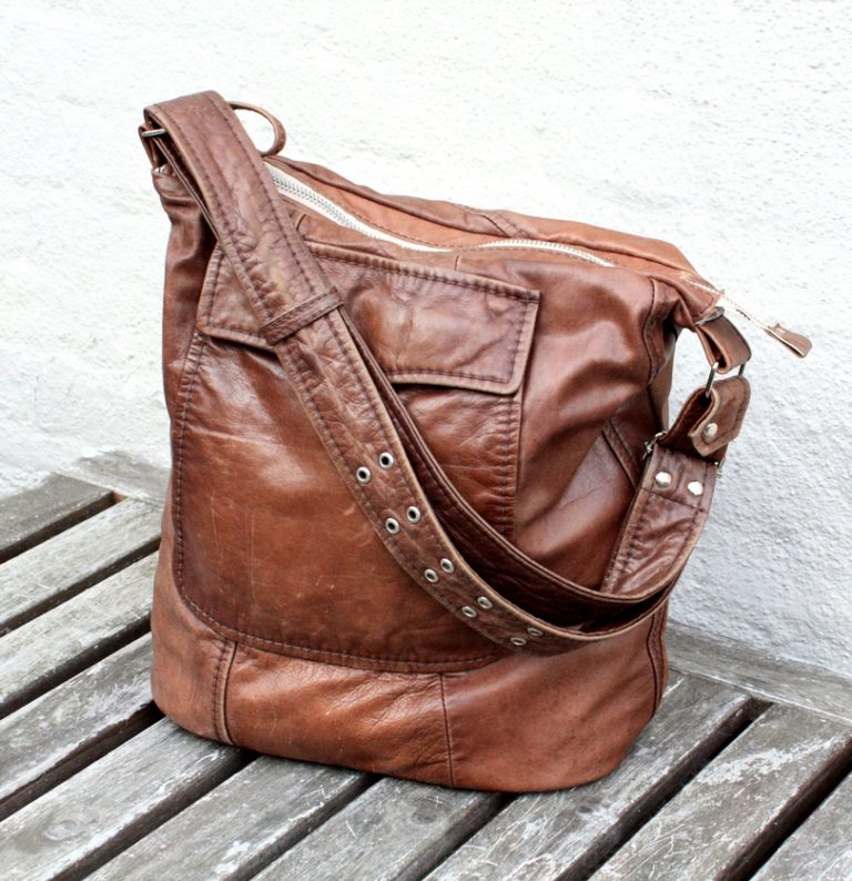Beautifull vintage leather jacket bag – byBessert